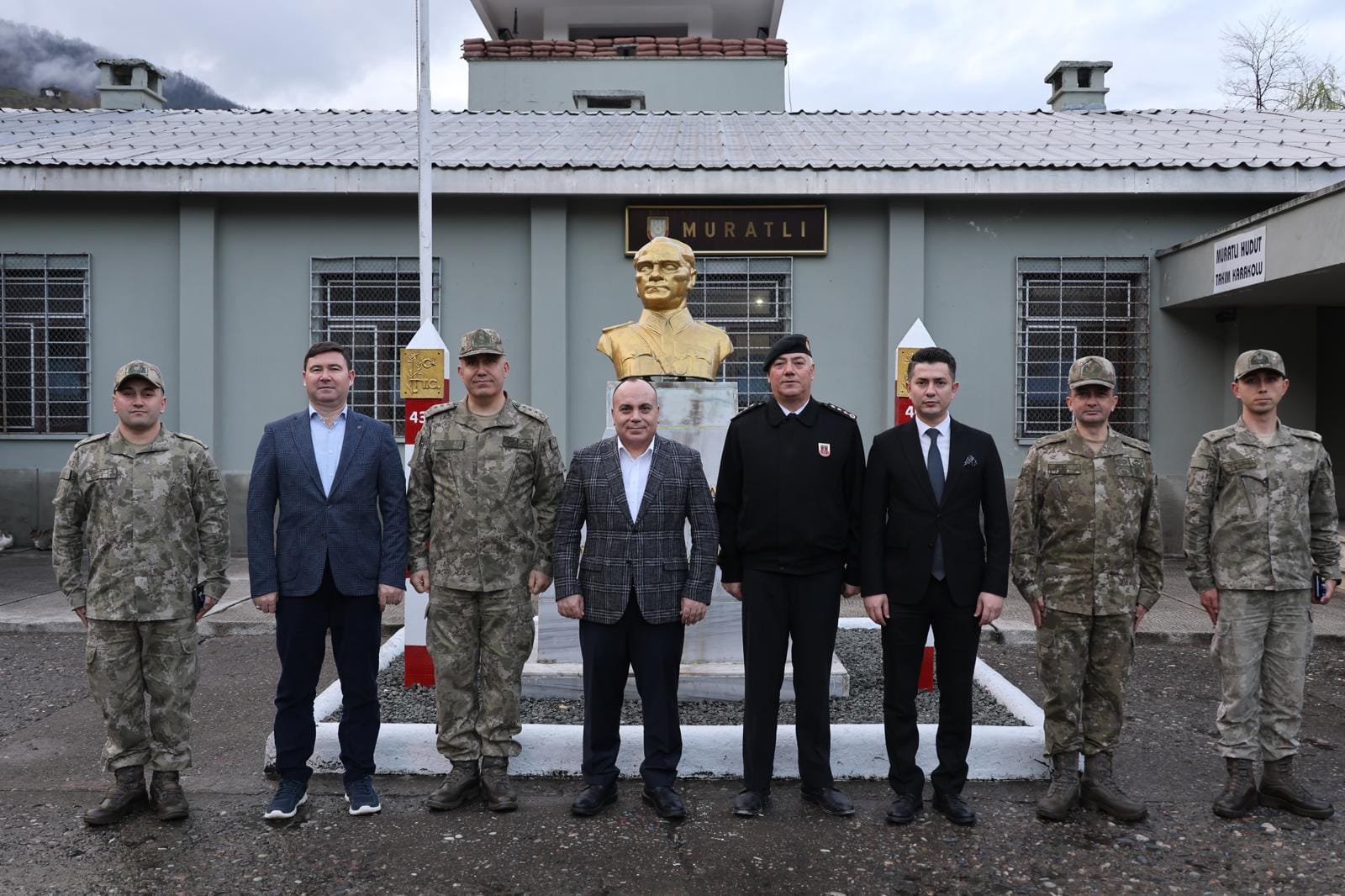 VALİ CENGİZ ÜNSAL, GÜRCİSTAN SINIRINDA BULUNAN MURATLI HUDUT KARAKOLU ...